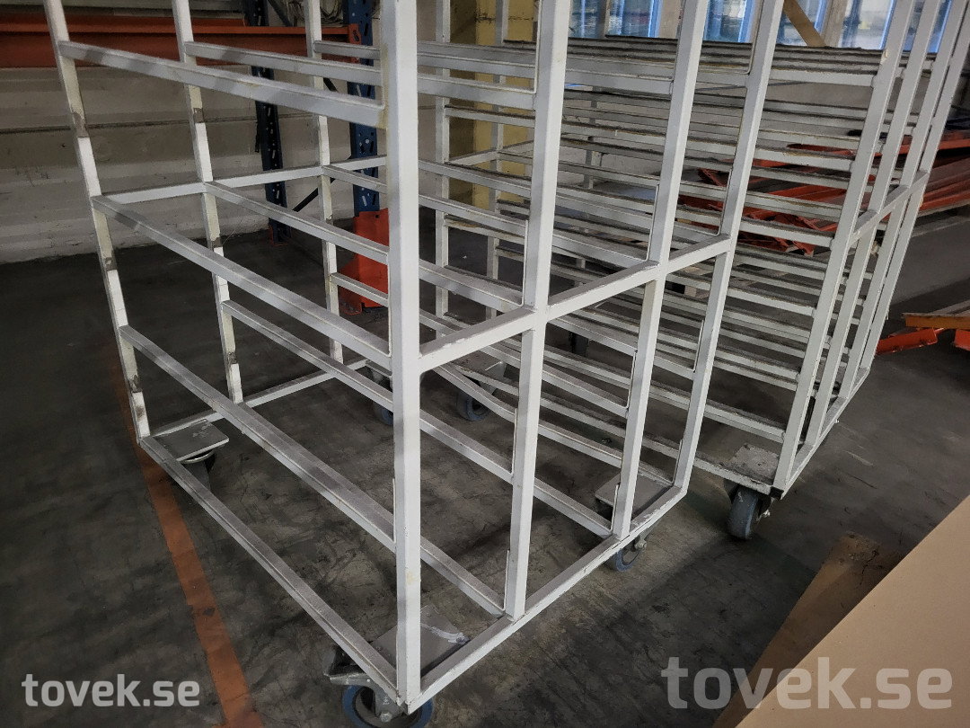 Materialvagn x 2 | Toveks Auktioner & Internetauktioner - Auktion på ...